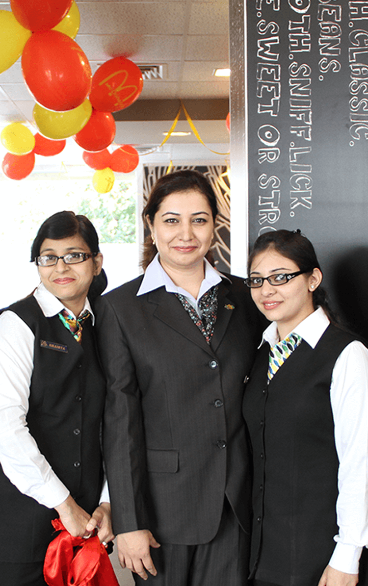 Local News - McDonald's: Burgers, Fries & More | McDonald's Pakistan